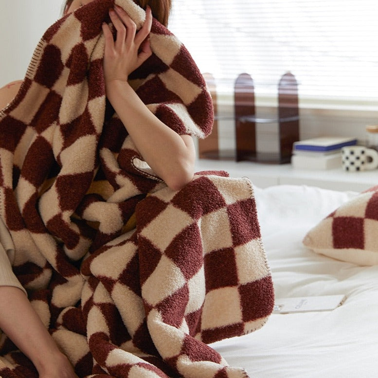 Plain Checkerboard Throw – CYL