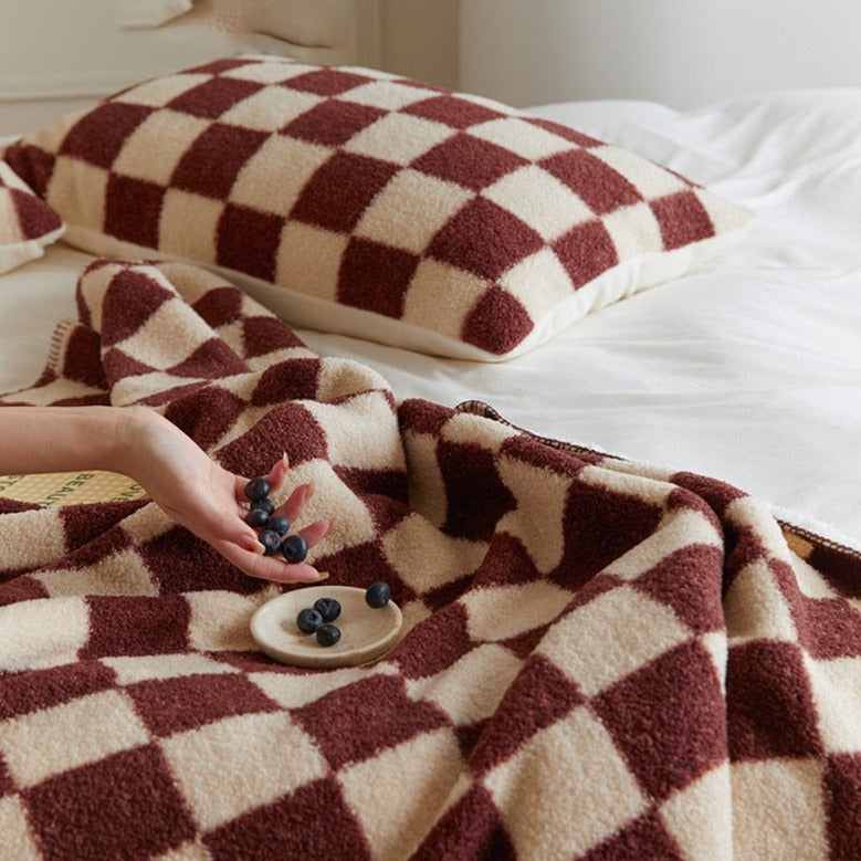 Plain Checkerboard Throw – CYL